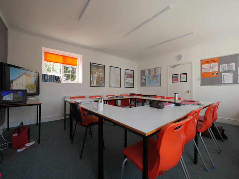Sprachreise Oxford Wheatley, Sprachschule | DIALOG